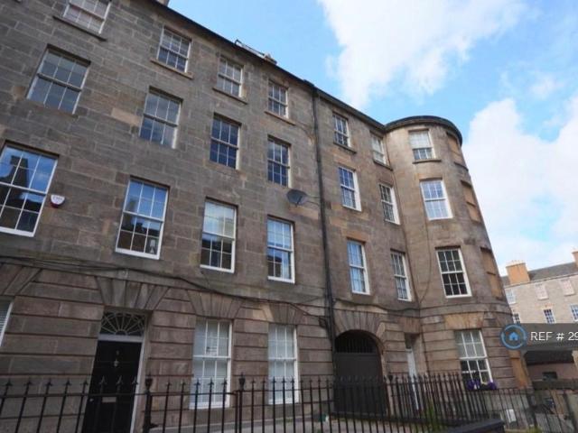 4 bedroom flat to rent