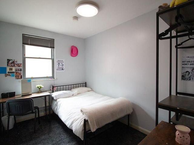 4 bedroom flat to rent