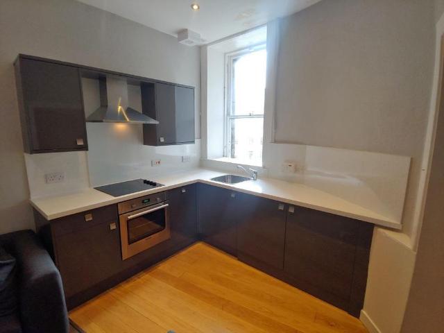 4 bedroom flat to rent
