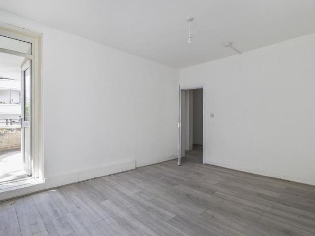 4 bedroom flat to rent