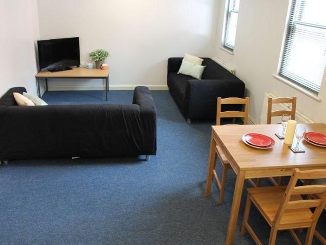 4 bedroom flat to rent