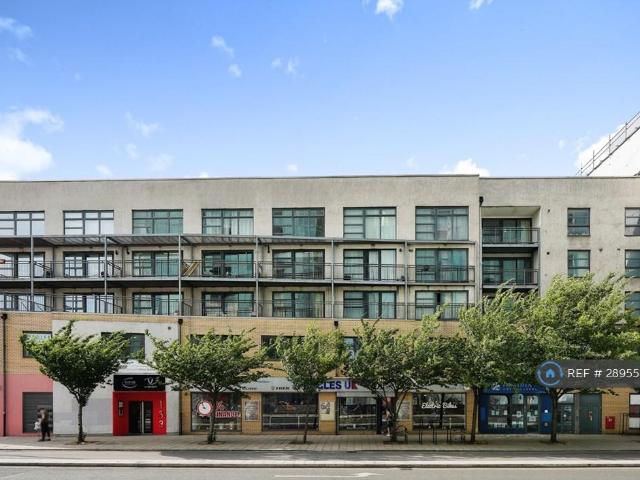 4 bedroom flat to rent