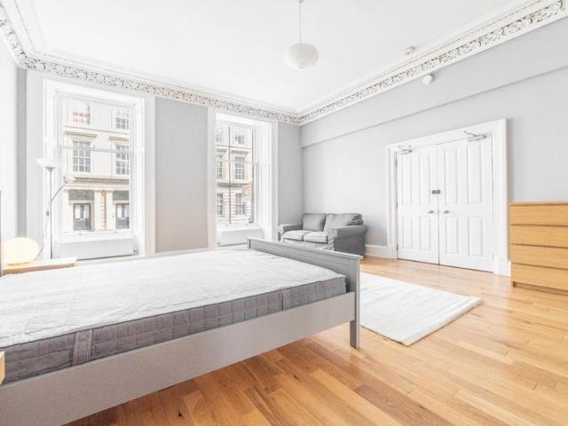 4 bedroom flat to rent
