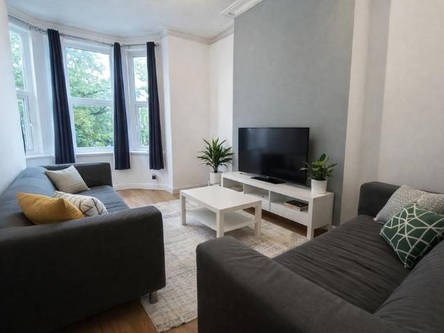 4 bedroom flat to rent