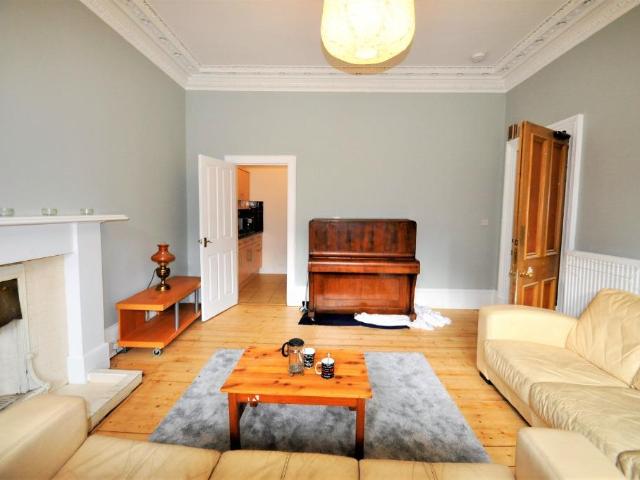 4 bedroom flat to rent