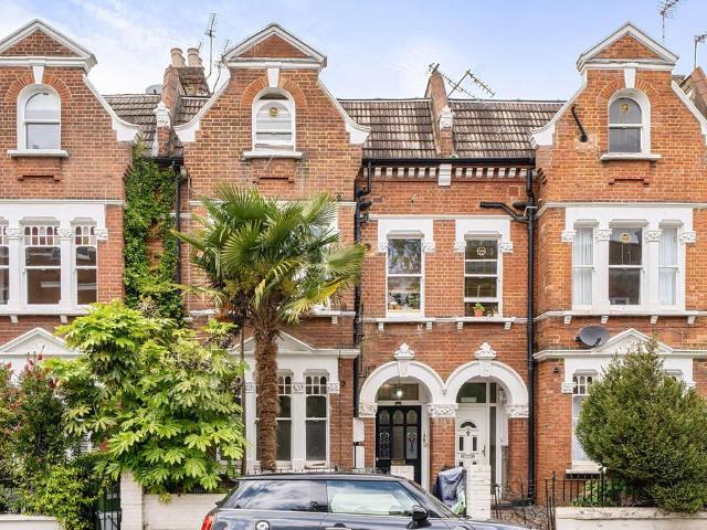 4 bedroom flat to rent