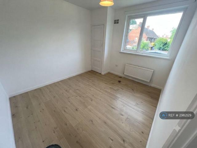 4 bedroom flat to rent