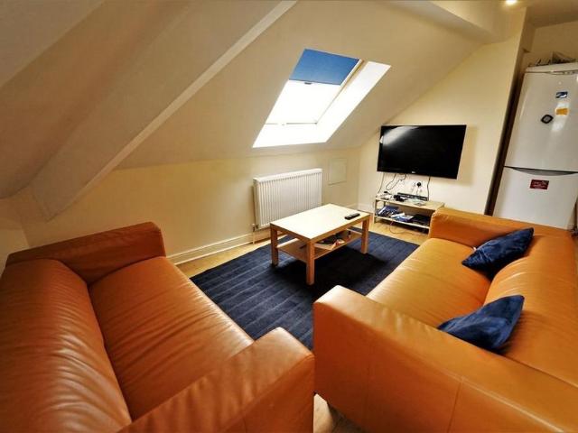 4 bedroom flat to rent
