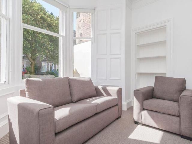 4 bedroom flat to rent