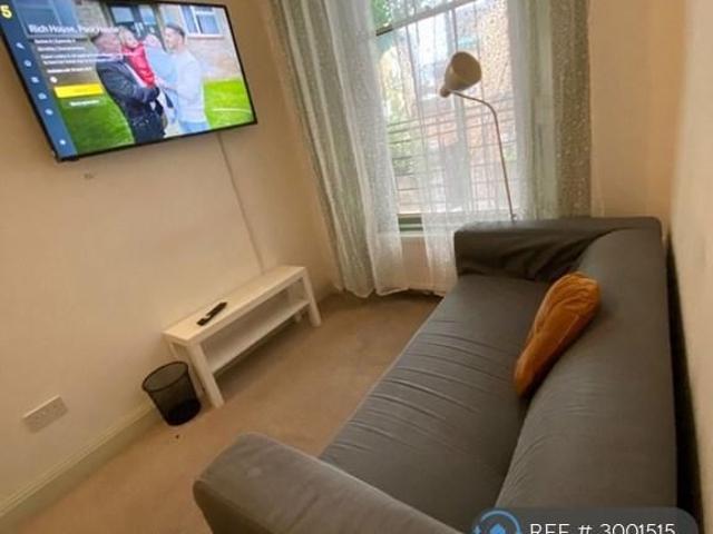 4 bedroom flat to rent