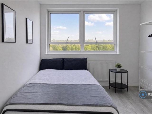 4 bedroom flat to rent