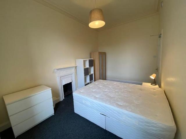 4 bedroom flat to rent
