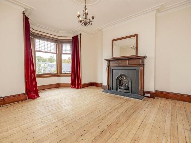4 bedroom flat to rent