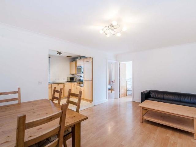4 bedroom flat to rent