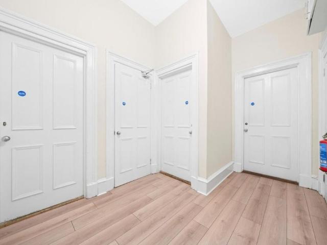 4 bedroom flat to rent
