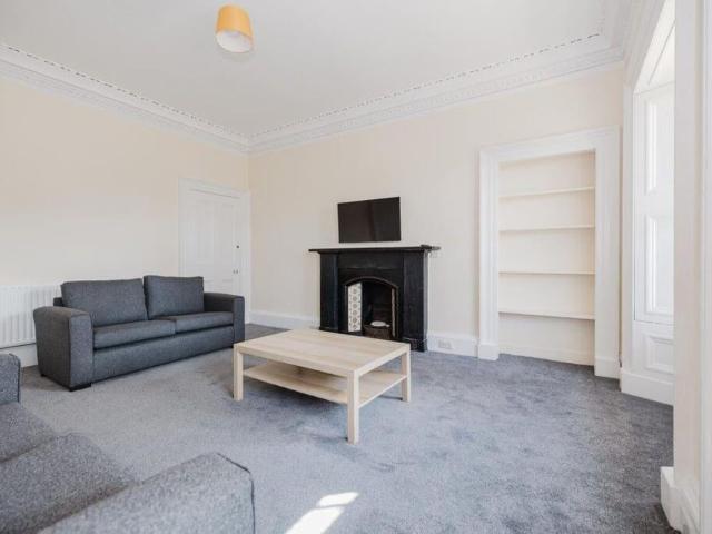 4 bedroom flat to rent