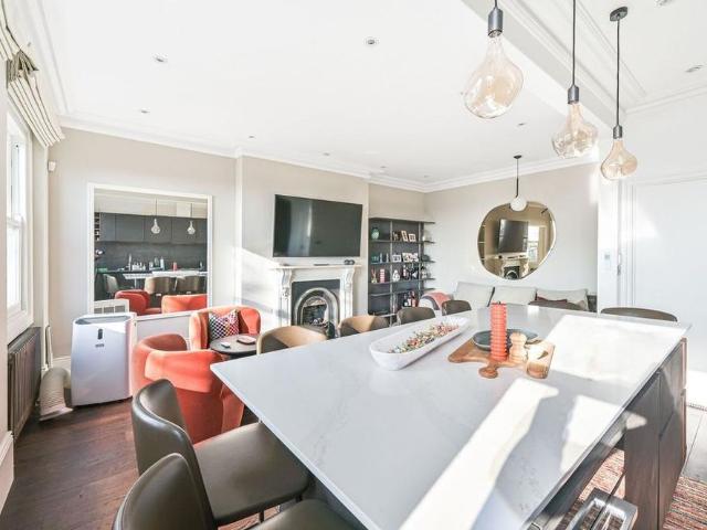 4 bedroom flat to rent