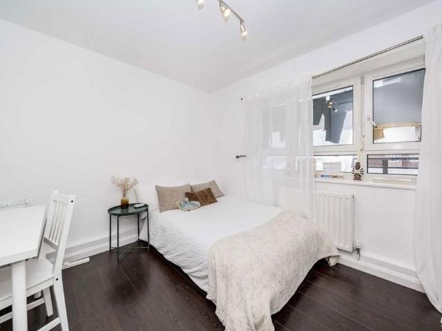 4 bedroom flat to rent