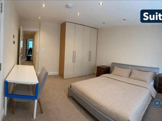 4 bedroom flat to rent