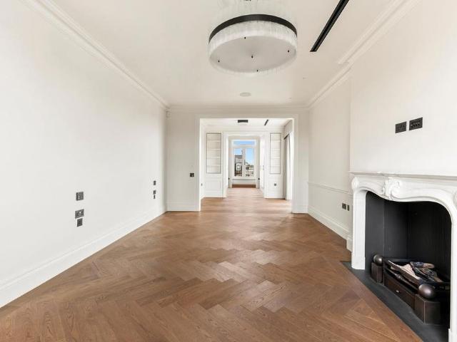 4 bedroom flat to rent