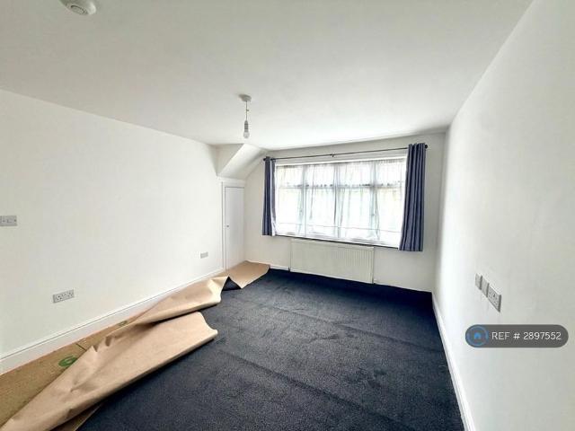 4 bedroom flat to rent