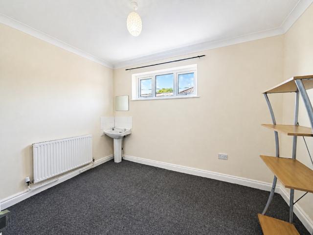 4 bedroom flat to rent