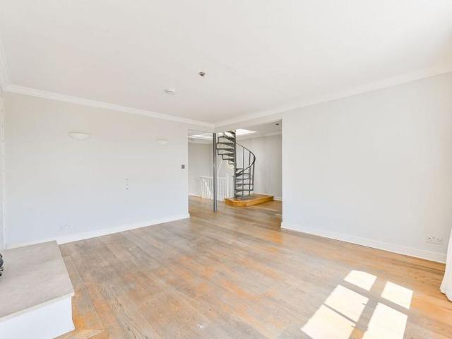 4 bedroom flat to rent