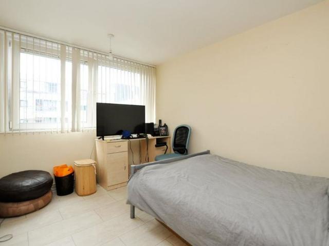 4 bedroom flat to rent