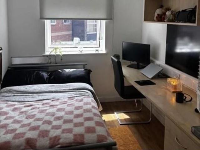 4 bedroom flat to rent