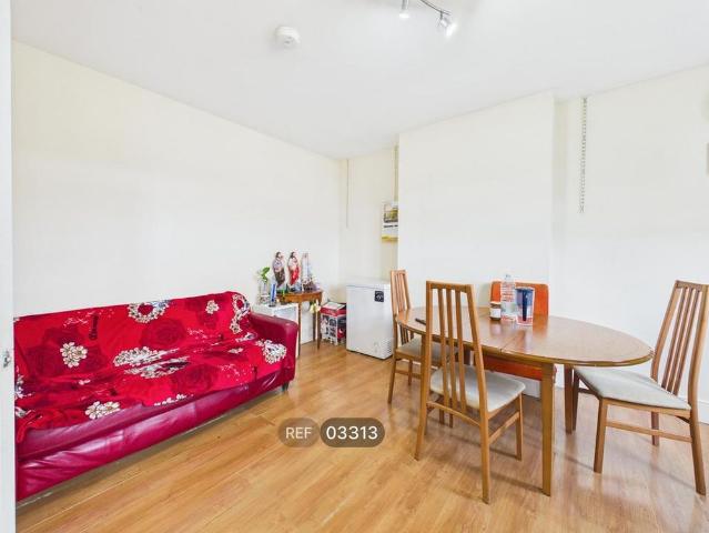 4 bedroom flat to rent