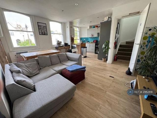 4 bedroom flat to rent