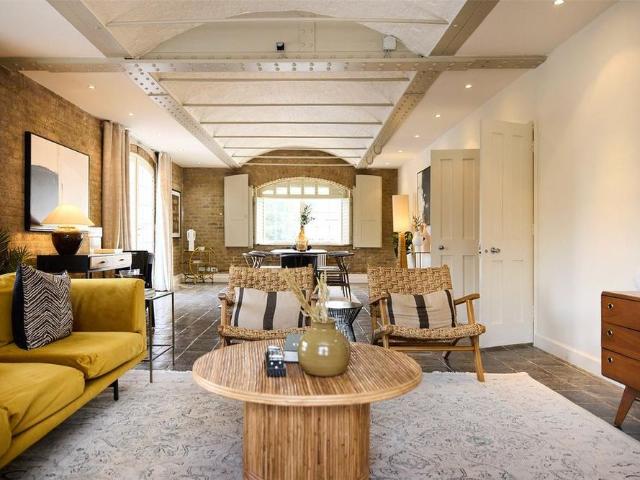 4 bedroom flat to rent
