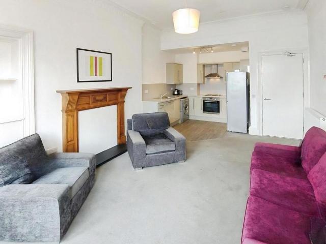 4 bedroom flat to rent
