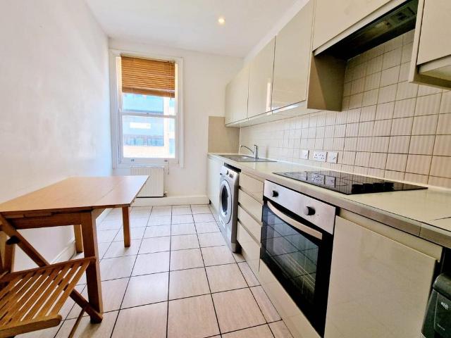 4 bedroom flat to rent