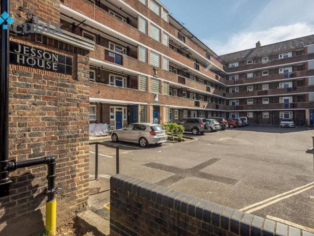 4 bedroom flat to rent