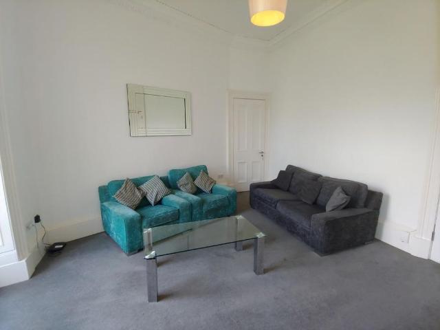 4 bedroom flat to rent
