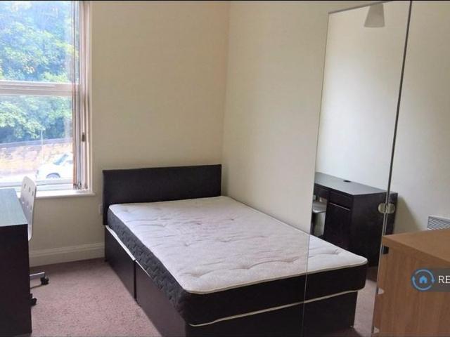 4 bedroom flat to rent