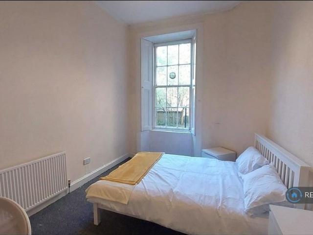 4 bedroom flat to rent