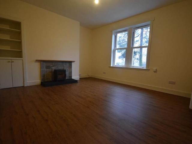 4 bedroom flat to rent