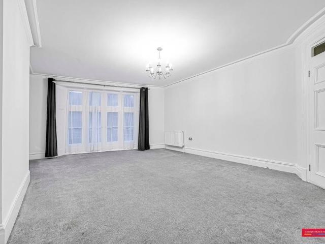 4 bedroom flat to rent