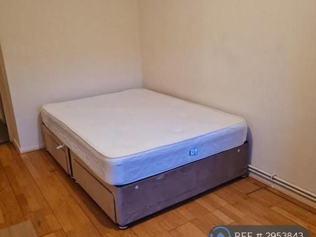 4 bedroom flat to rent