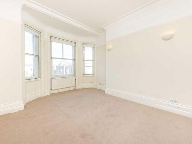 4 bedroom flat to rent