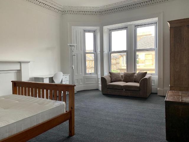 4 bedroom flat to rent