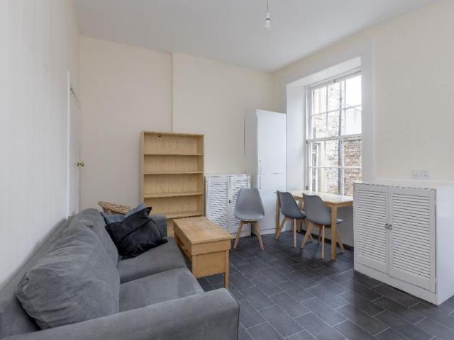 4 bedroom flat to rent