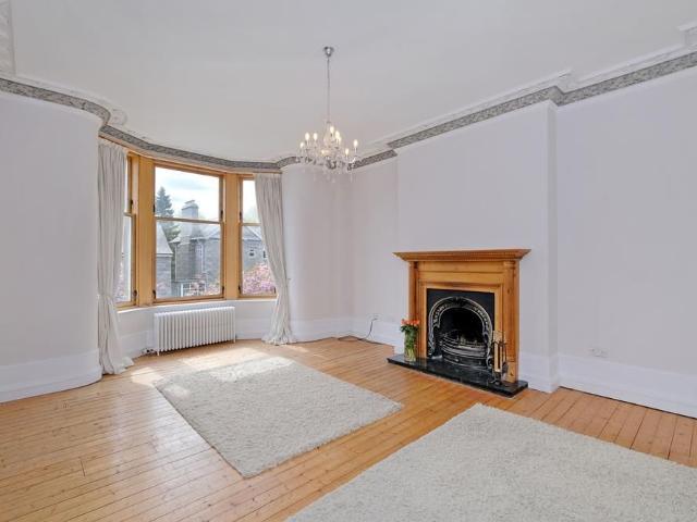 4 bedroom flat to rent