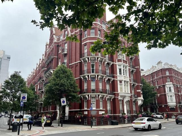 4 bedroom flat to rent