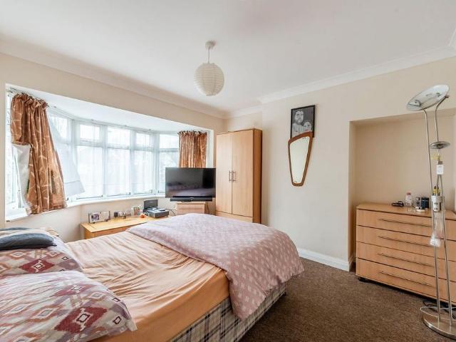 4 bedroom flat to rent