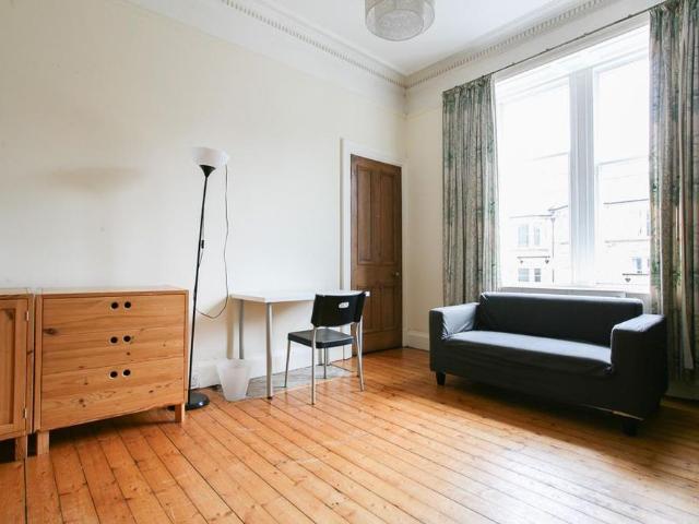 4 bedroom flat to rent