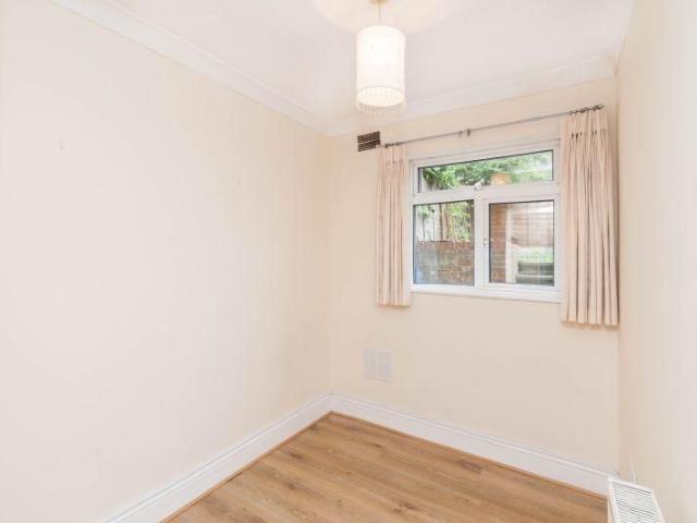 4 bedroom flat to rent