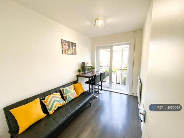 4 bedroom flat to rent